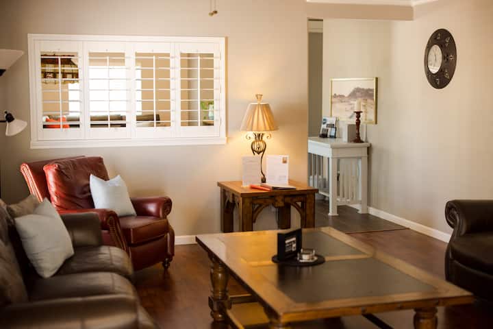 Pool/spa, Garage, Tesla Charger, 2 Primary Suites - Sun City