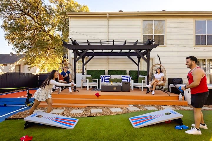 Backyard Oasis Pool Hot Tub Mini Golf 18 Guests - San Antonio