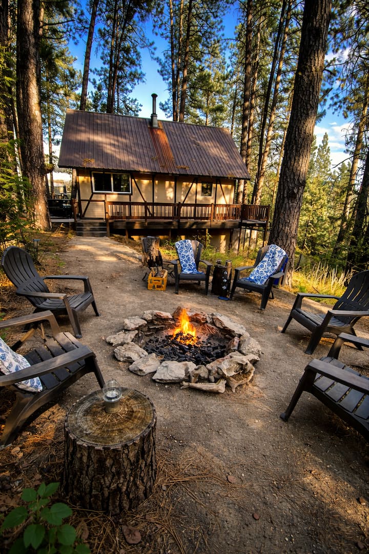 Hot Springs 4 Min | Golf | Private/firepit | Pets - Garden Valley, ID