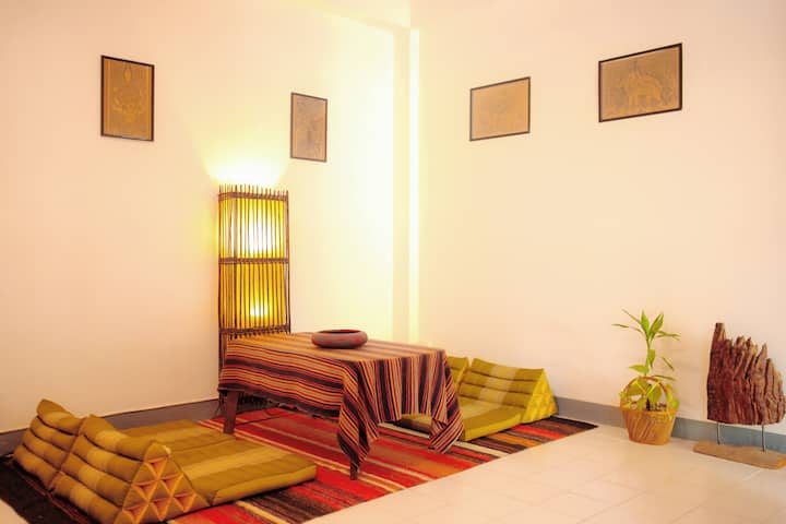 位于古城Nimman中间的整套别墅/2卧4人/可做饭洗衣位置佳/长住精选/步行15分钟有大型食品超市 - Chiang Mai