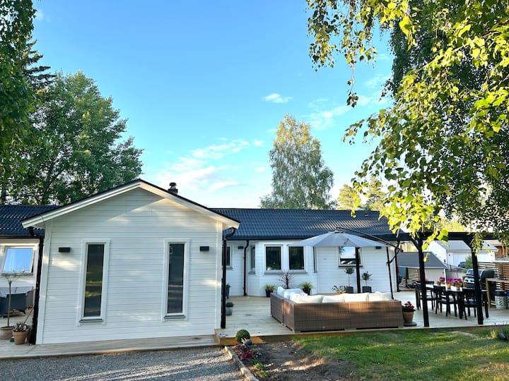Family-friendly Villa By The Sea With Hot Tub - Sweden