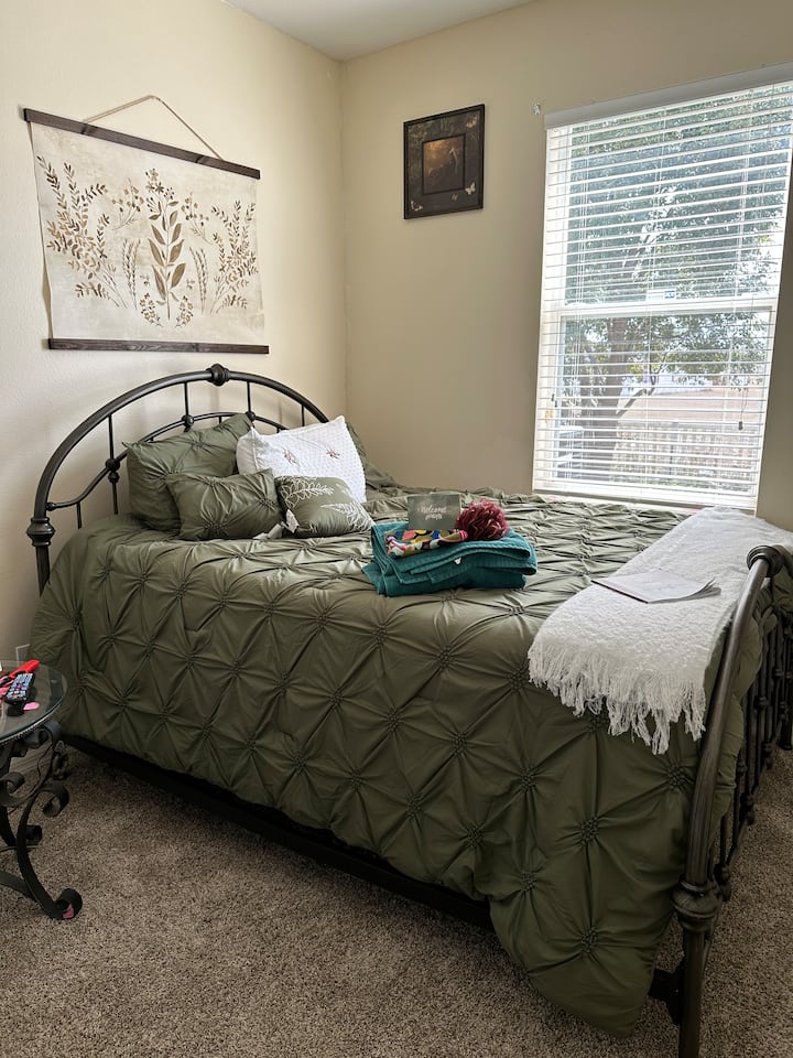 Cozy 2 Bedroom Private Suite - Lakeland, FL