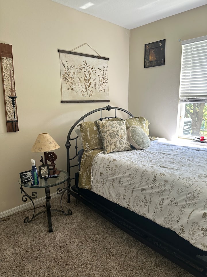 Cozy 2 Bedroom Private Suite - Lakeland, FL