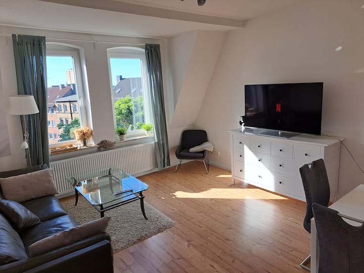 Renovierte 2-zi-wohnung Zentral & Ruhig Gelegen - Kiel