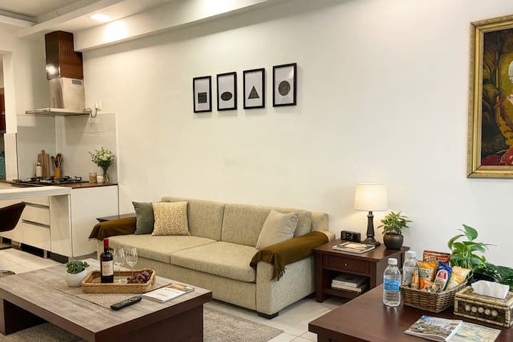 Urban Touchdown: Quiet 2 Bedroom Nr Airport|apt171 - 델리