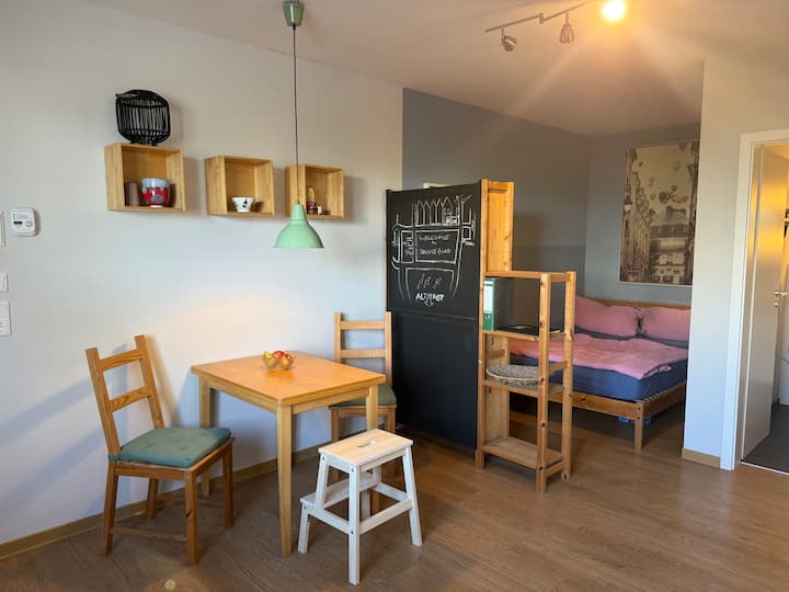 Cozy Apartment With Front Yard - Regensburg