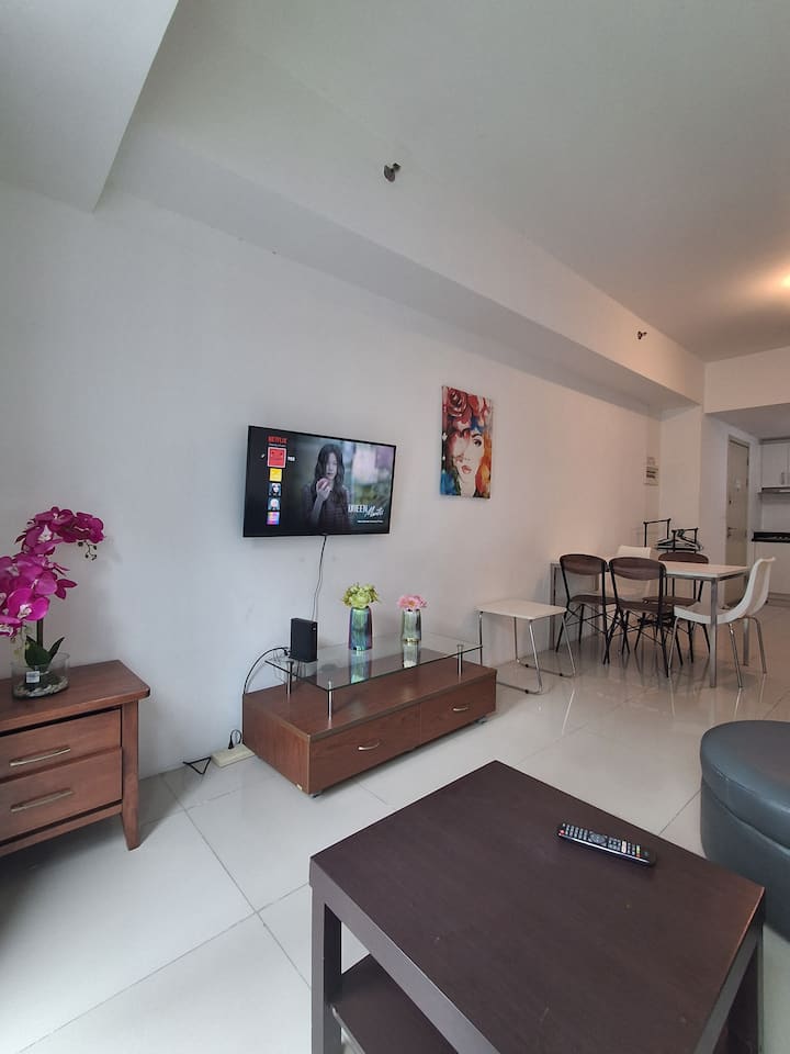 Spacious 2br @Jazz 200mbps W. Netflix - Makati
