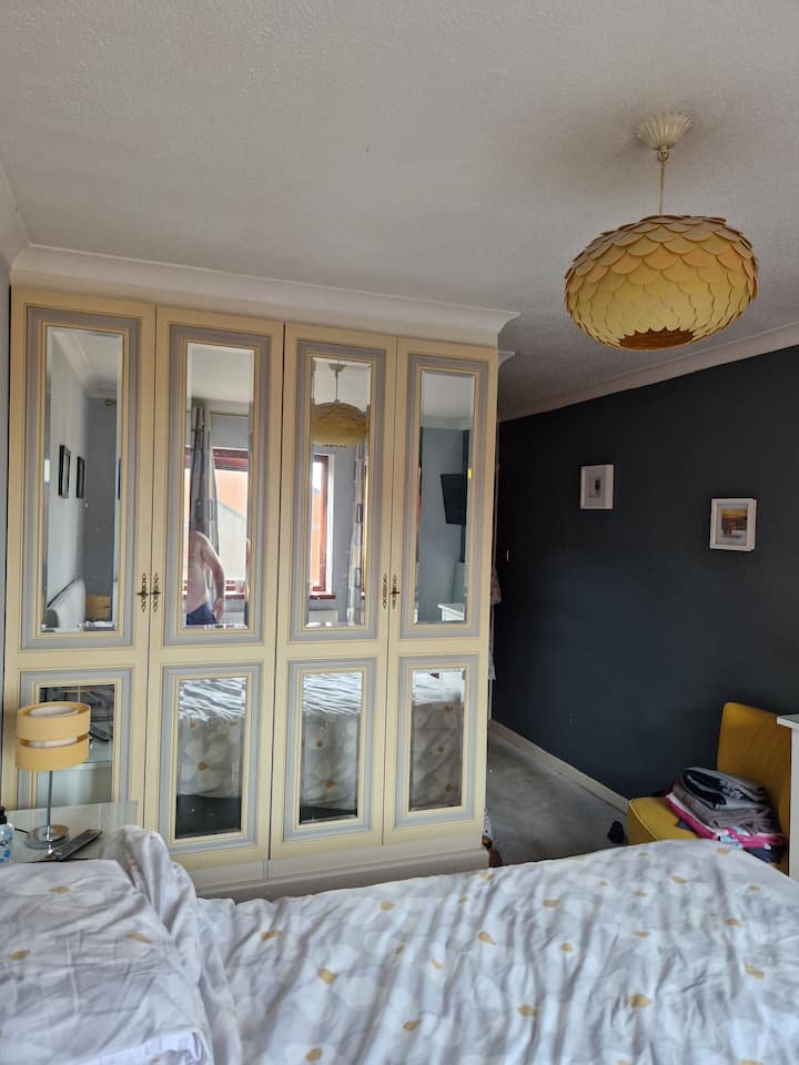 2 Bed Apartment 
Great Location - Caswell Bay Beach