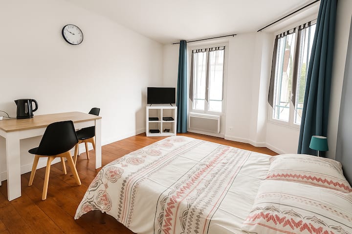 Studio Cosy M2- Centre Ville -Gare-hopital-disney - ibis Styles Meaux Centre