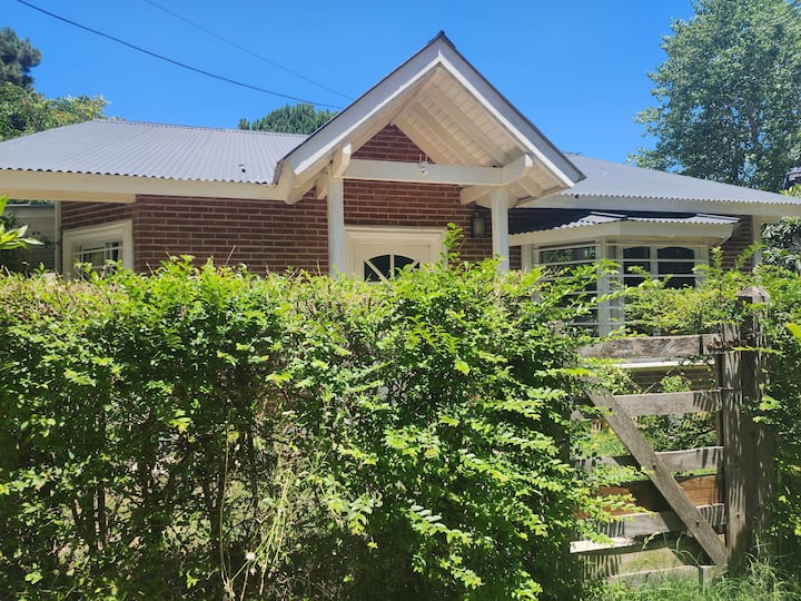 Casa Grande Cerca La Playa - Pinamar