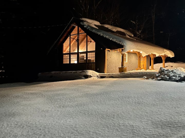 Shiny Elk Chalet - Near Mt Snow W/ Cozy Fireplace - 자메이카