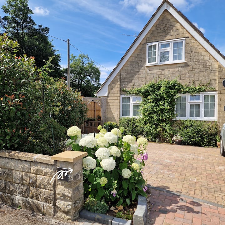 Private Access En-suite Room, Near Bath, Cotswold - 코샴