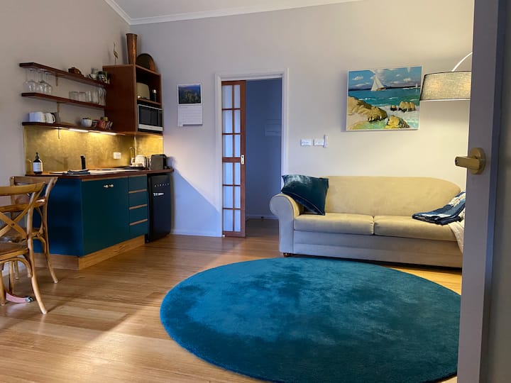 Waterfront 1-bedroom Accommodation In Howden - Kingston