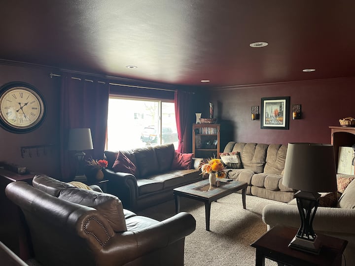 Clean And Comfortable 4 Bedroom Home - Appleton, WI