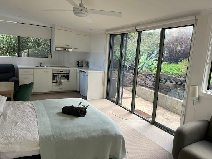 Private Studio, Close To City, Beautiful Views - Stirling