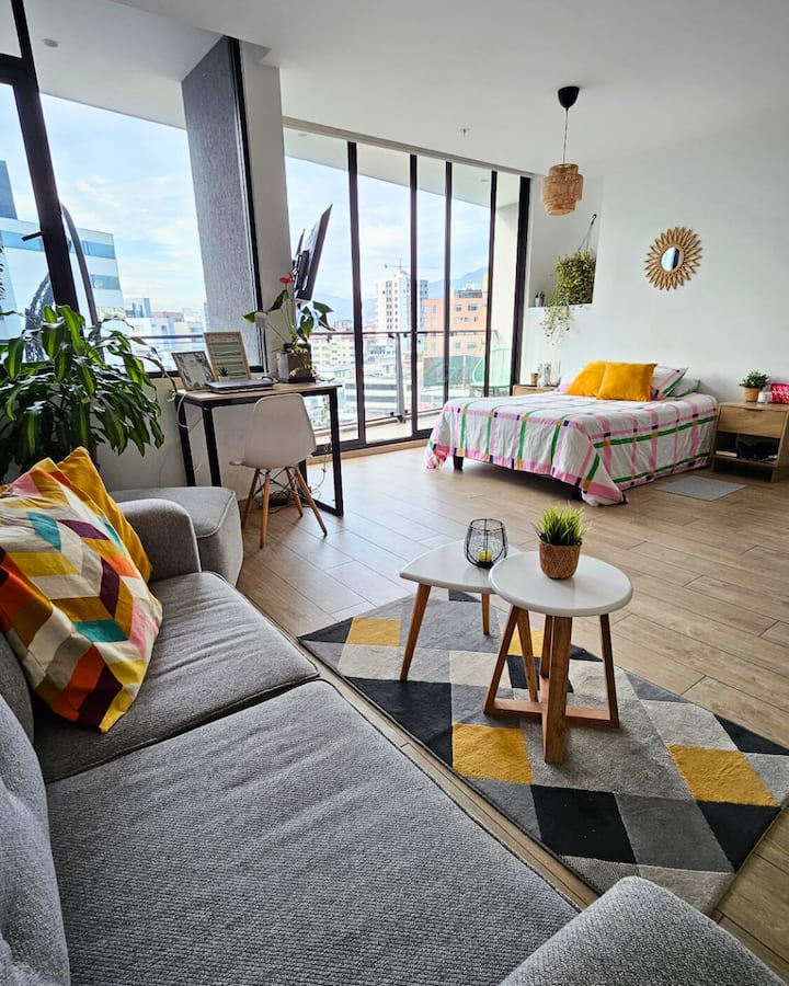 Suite Con Balcón En La Mejor Zona De Quito - 基多