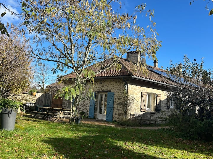 Country Cottage With Private Garden & Shared Pool - Saint-Mathieu