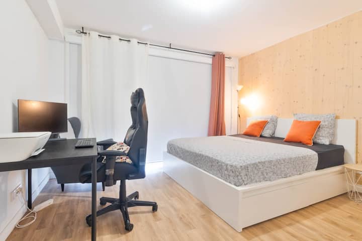 Logement Entier Rueil-malmaison + Parking Sous Sol - Suresnes