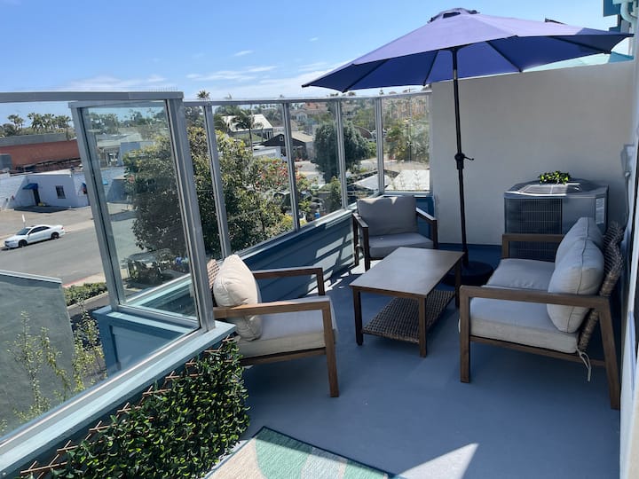 Stay At This Gorgeous Coastal Village Townhome - Carlsbad, CA