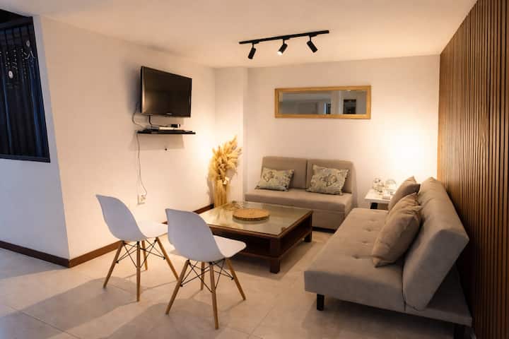 Centrica Casa W/5br En Laureles Close Dt - Medellín