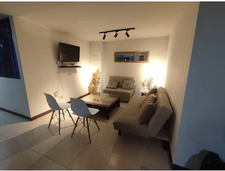 Centrica Casa W/5br En Laureles Close Dt - Medellín