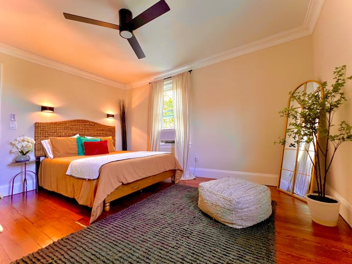 Located In The Heart Of Newport! *2 Bedroom - Rhode Island