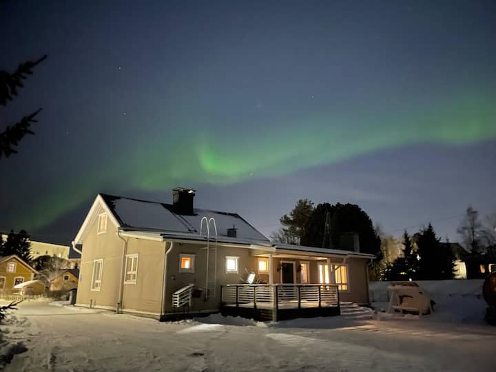 Relaxing Sauna Guesthouse, Oulu - オウル
