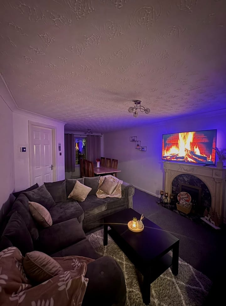 Tartan Nest Entire House Sleeps 8 Guests Glasgow - Glasgow