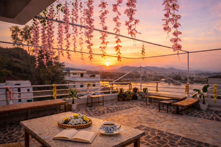 Lakeview 3bhk | Wellness Retreat | Aravali Views - Udaipur