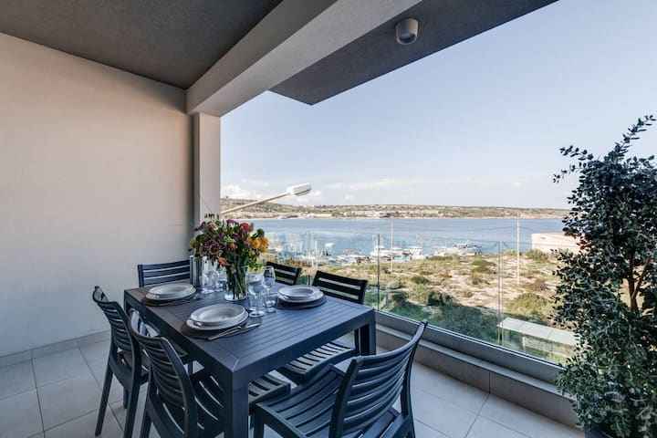 9ten11 3bed Seafront Mellieha Bay Fl 4 By Homely - Malte