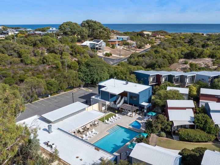 Footprints Resort
Townhouse
2 Bed -2 Bathroom - Yalgorup National Park