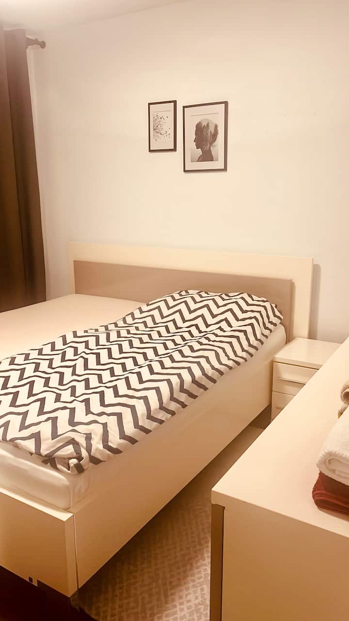 Big 3 Room Flat Near The Fair - Hanovre