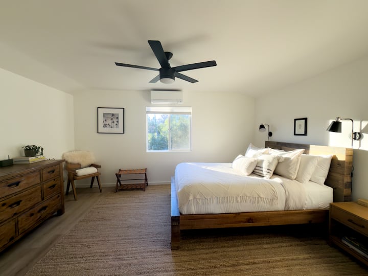 Old Agoura Sun Filled Guest House - Agoura Hills, CA