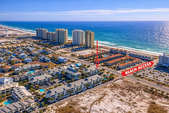 Short Walk To Beach With A Pool! - Navarre Beach, FL