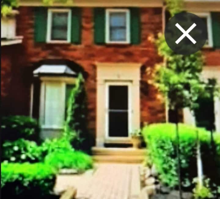 Maple Crossing Estate Townhome - Burlington