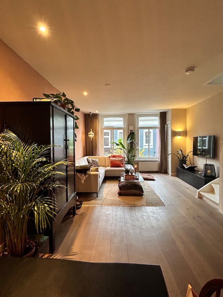 Nieuw Gerenoveerd 
 Appartement In ‘De Pijp’ - Amstelveen