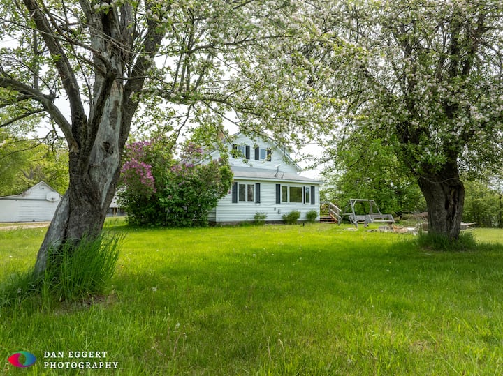 Wildflower Farm On Washington Island - Rock Island State Park, Washington
