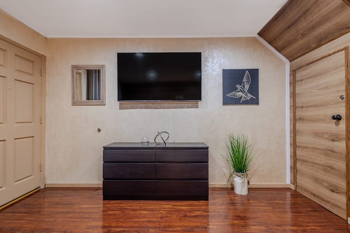 Elegant Studio Oasis, Pool, Parking,near Americana - The Jewelry District - Los Angeles