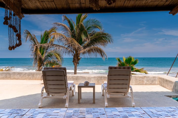 Beachfront House With Private Terrace And Grill - ペルー