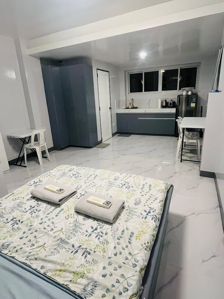 Cornerside Apartment - Paoay