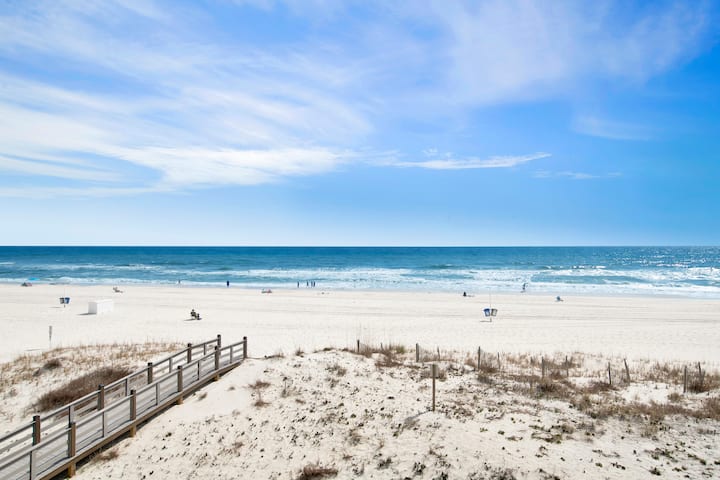 Beach Front 3rd Floor 2br Condo!  Gorgeous View! - Gulf Shores, AL
