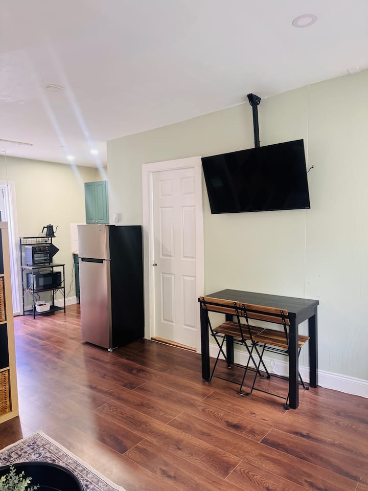 Studio Apartment In Concord, Ma - Concord, MA
