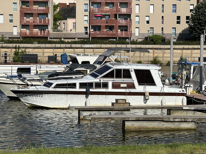 Insolite Bateau Sur La Sarthe / Centre Ville - Le Mans