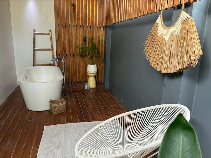 7 Min To The Beach - 2 Bed Shared Pool & Gym/gated - Koh Samui