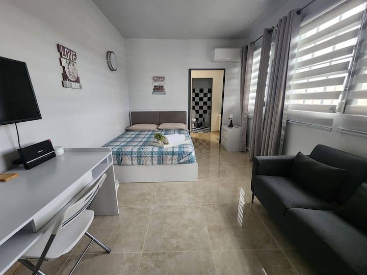 The Athena's Cozy Corner Apt. 1 - A/c & Wi-fi - Barceloneta