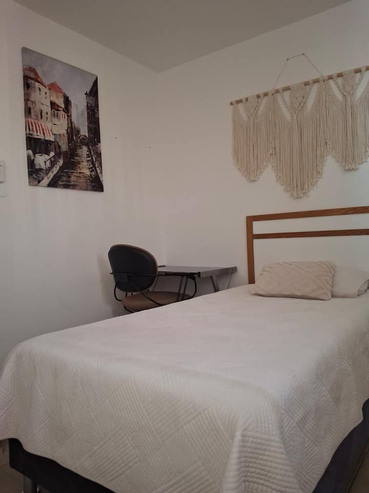 Tu Casa Cerca De Zona Industrial, Podemos Facturar - San Luis Potosí