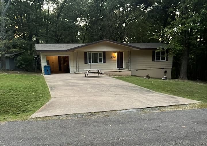 Uno: Basecamp Cabin At The Back 40 - Bella Vista, AR