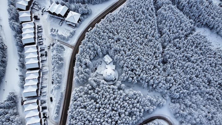 The Dome Home: Firepit, Hot Tub, Across From Lift - Snowshoe, WV