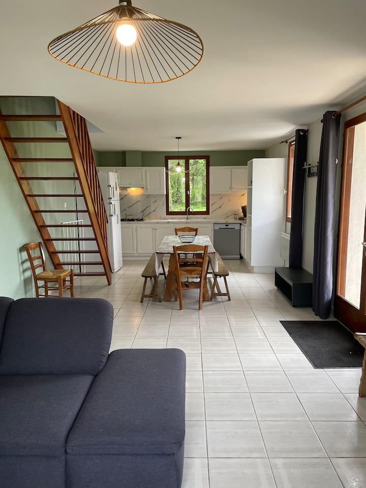 Gîte Cosy à La Campagne Avec Piscine - Périgord
