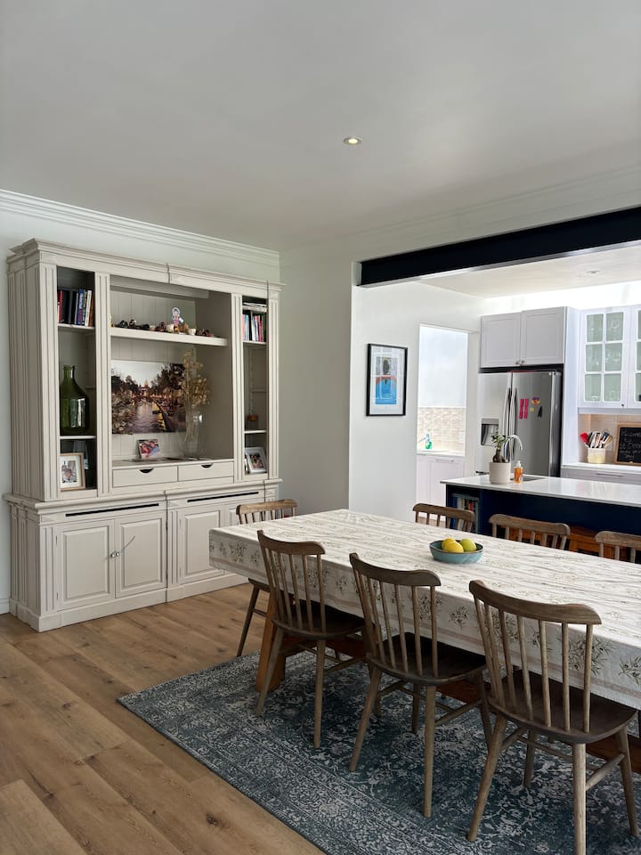 Sunny Family Home, Indoor/outdoor Flow & Solar - Goodwood